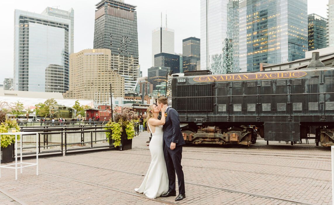 Toronto Wedding Photographer - Magnolia Studios
