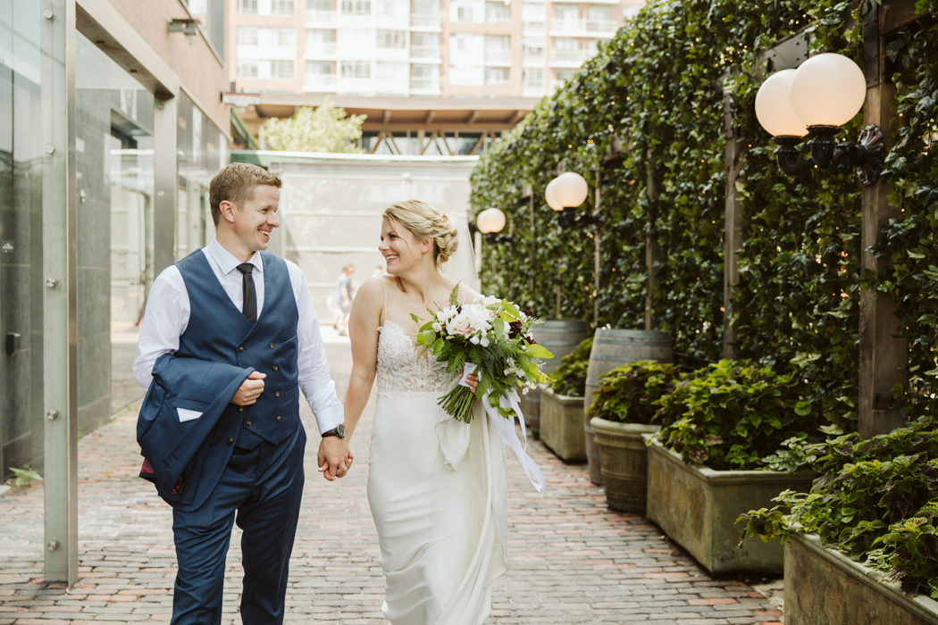 Toronto Wedding Photographer - Magnolia Studios
